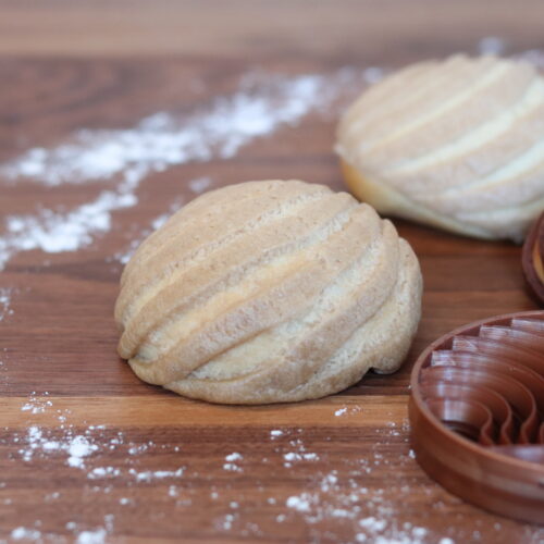 Mexican chocolate and vanilla Conchas - Mex Mundo