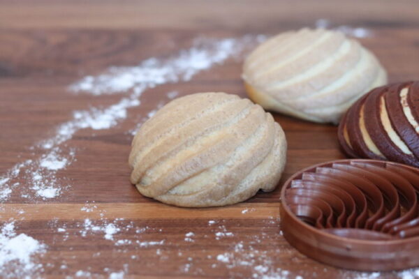 Mexican chocolate and vanilla Conchas - Mex Mundo